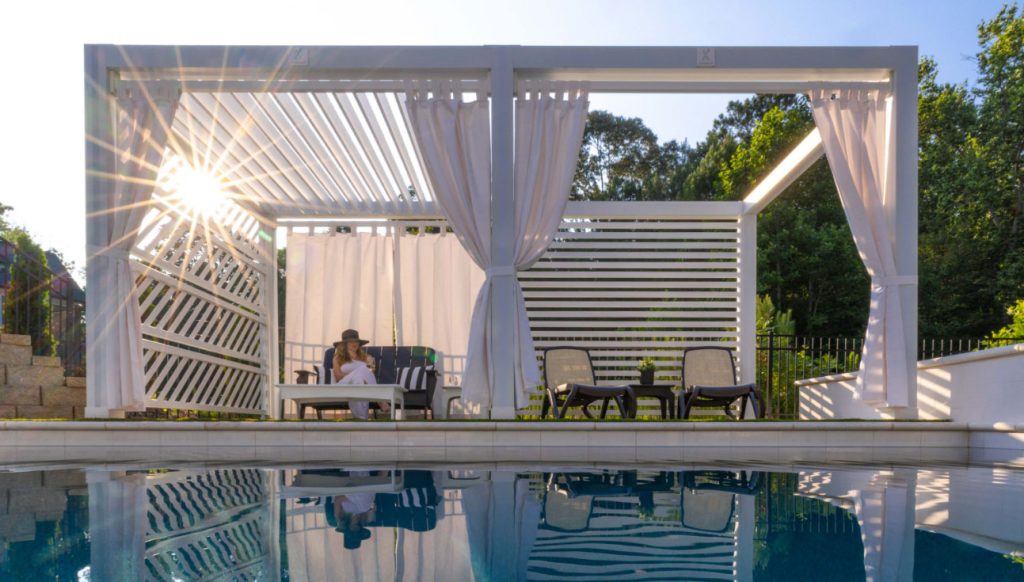 StruXure Northshore Cabana X | Premium Cabanas for Chicago Homeowners